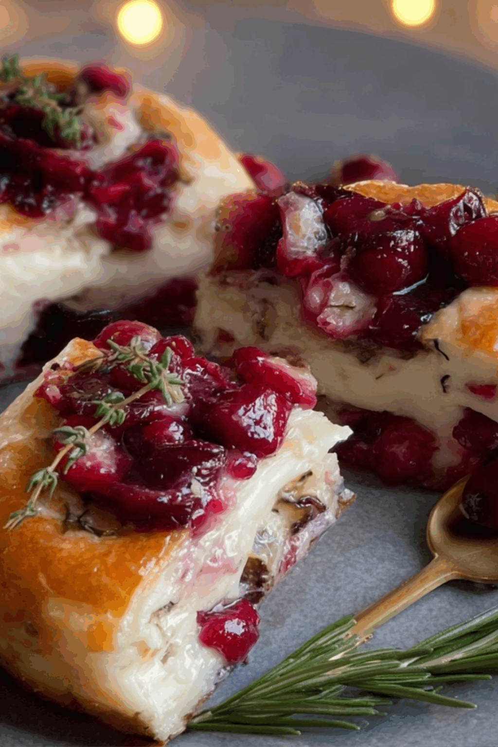 Brie Cheese and Cranberry Christmas Wreath – 5-Star Delicious Holiday ...